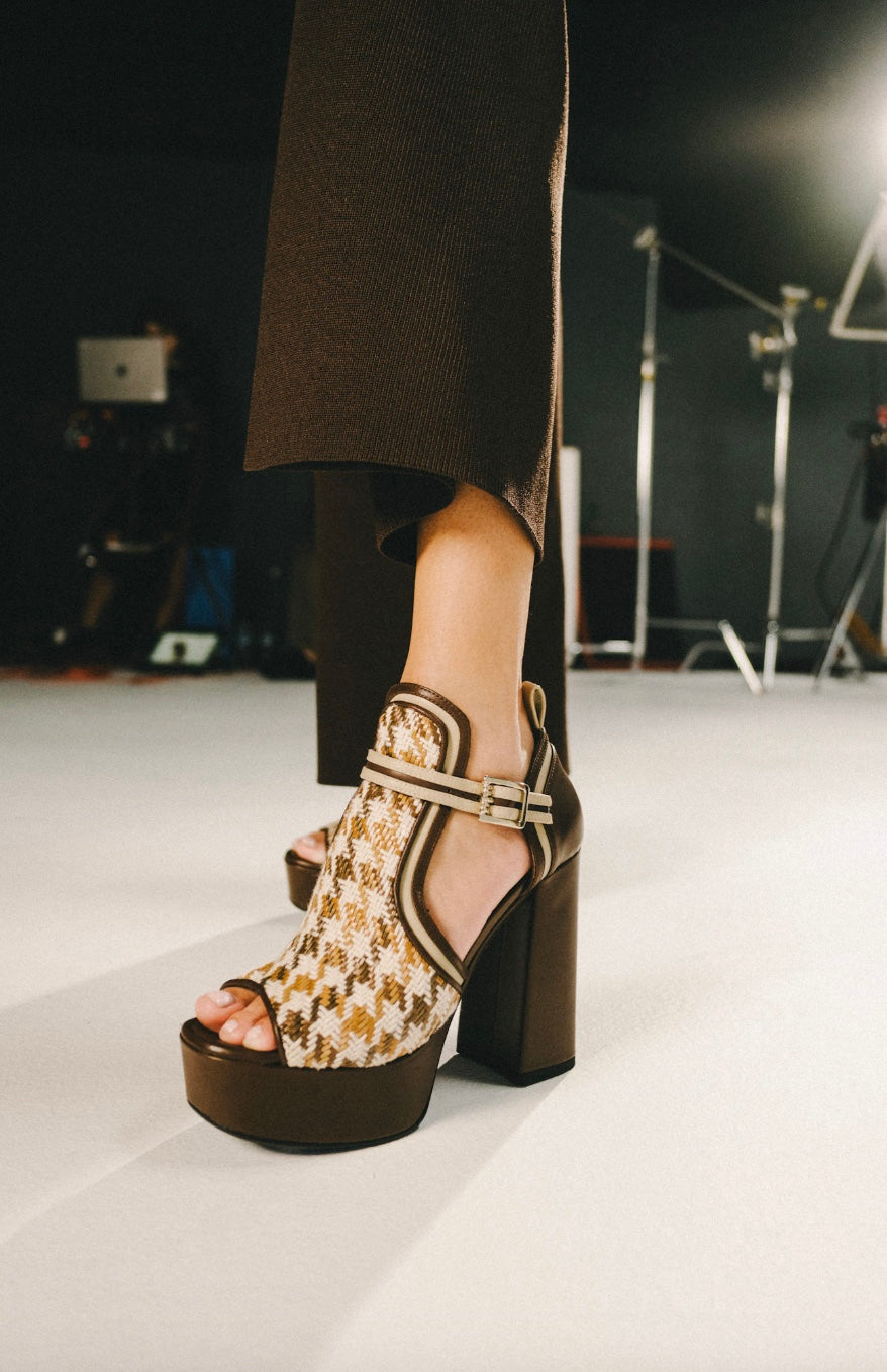Zapatos de Mujer | Calzado mujer Sandalias, Tacones, Mocasines Prada